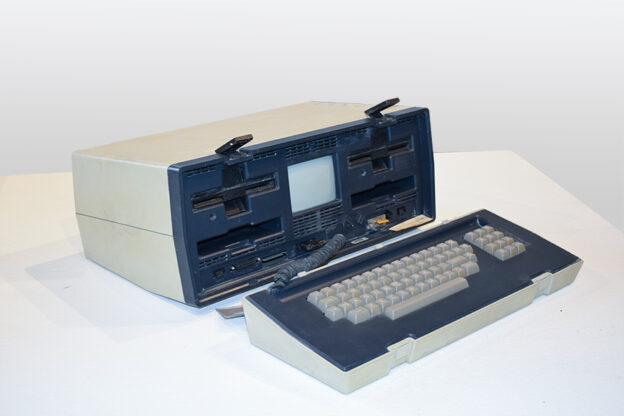 Osborne 1 (1981) – when the personal computer became portable | Inexhibit