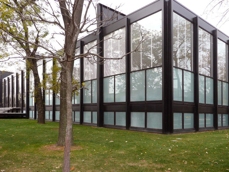 S.R. Crown Hall, IIT Campus, Chicago - Mies van der Rohe | Inexhibit